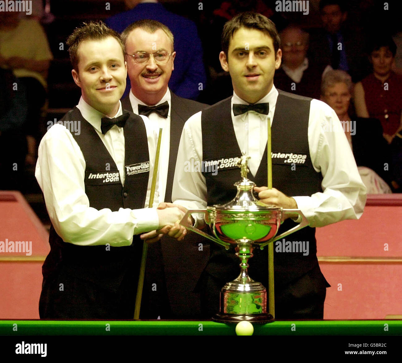 John williams snooker referee hi-res stock photography and images - Alamy