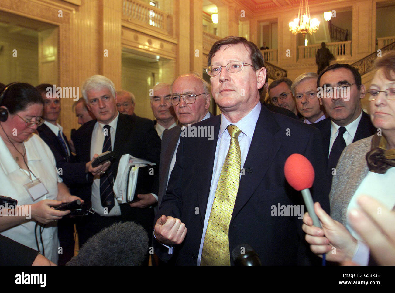 Northern Ireland First Minister David Trimble with party colleagues ...