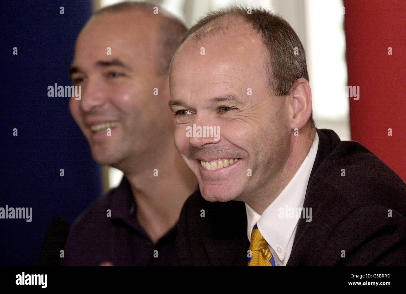 With the new coach clive woodward hi-res stock photography and images ...