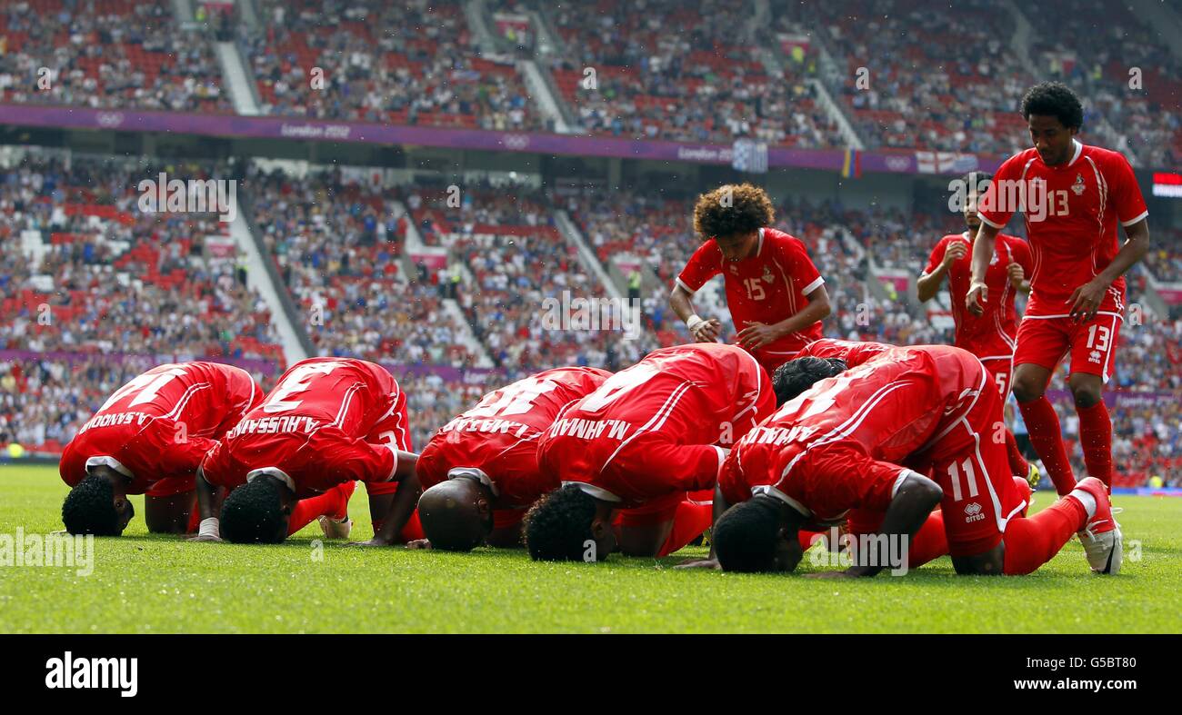 Uae football men team hi-res stock photography and images - Alamy