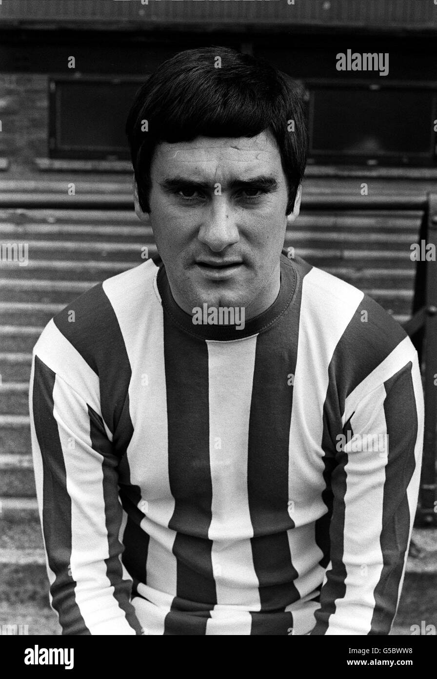Sunderland's left-half Jim Baxter in 1967. 14/4/01: Baxter, who was ...