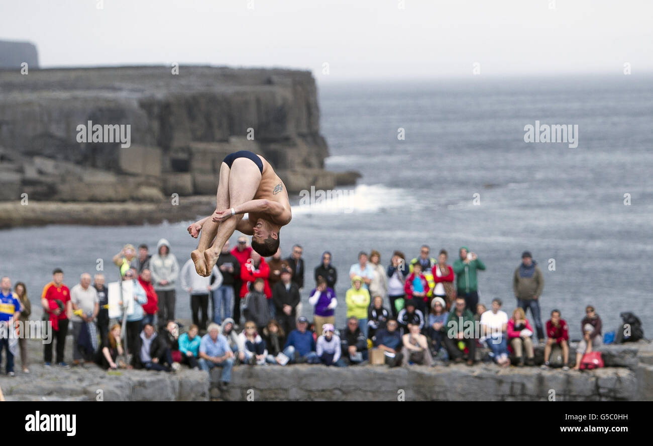 America's Steven Lobue in mid dive during the Red Bull 2012 Cliff ...