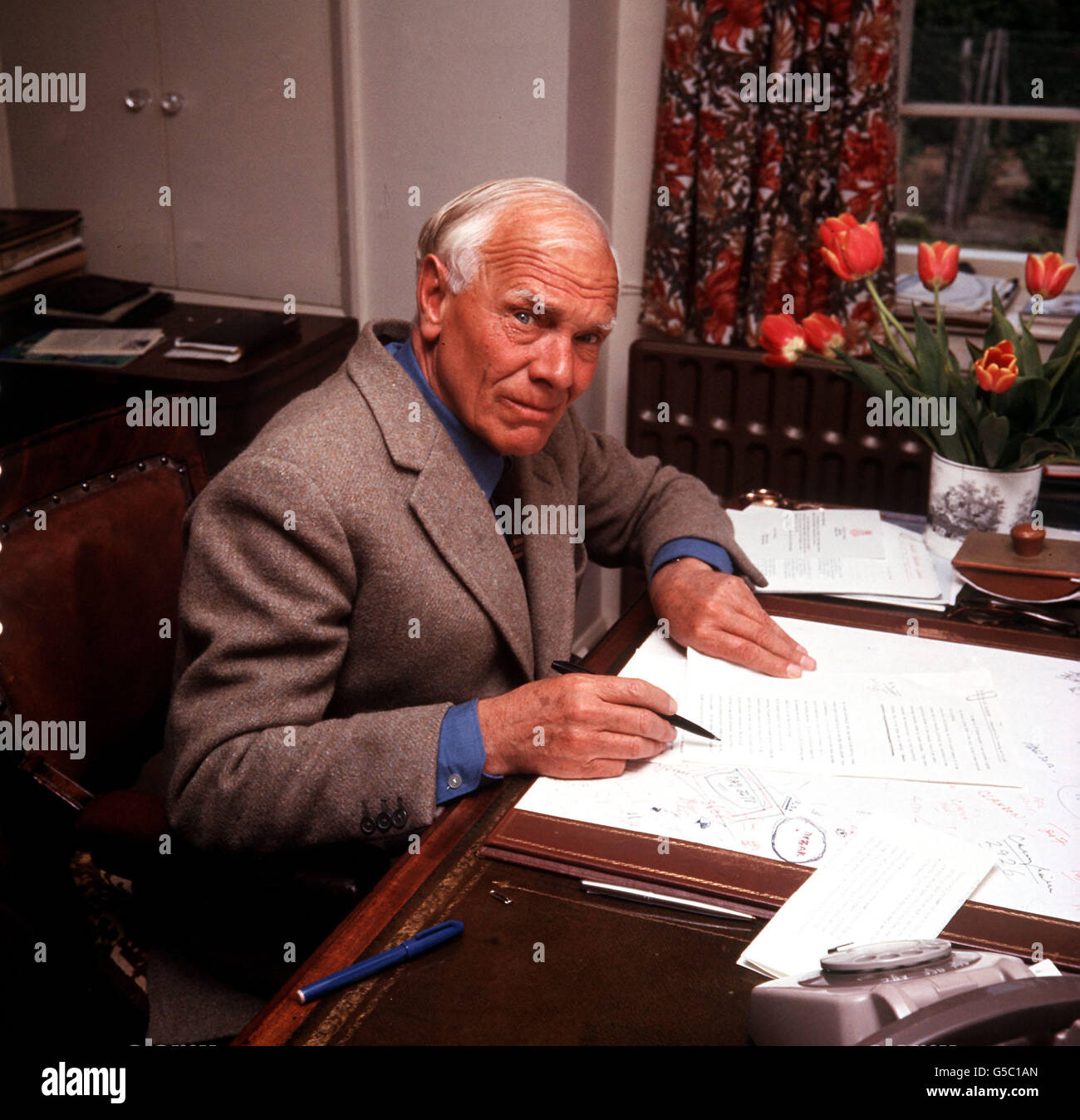 Malcolm muggeridge 1966 hi-res stock photography and images - Alamy