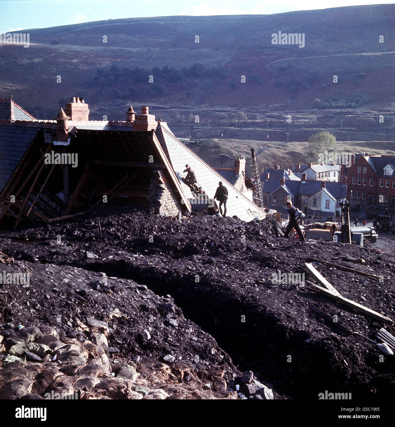 Aberfan 1966 hi-res stock photography and images - Alamy