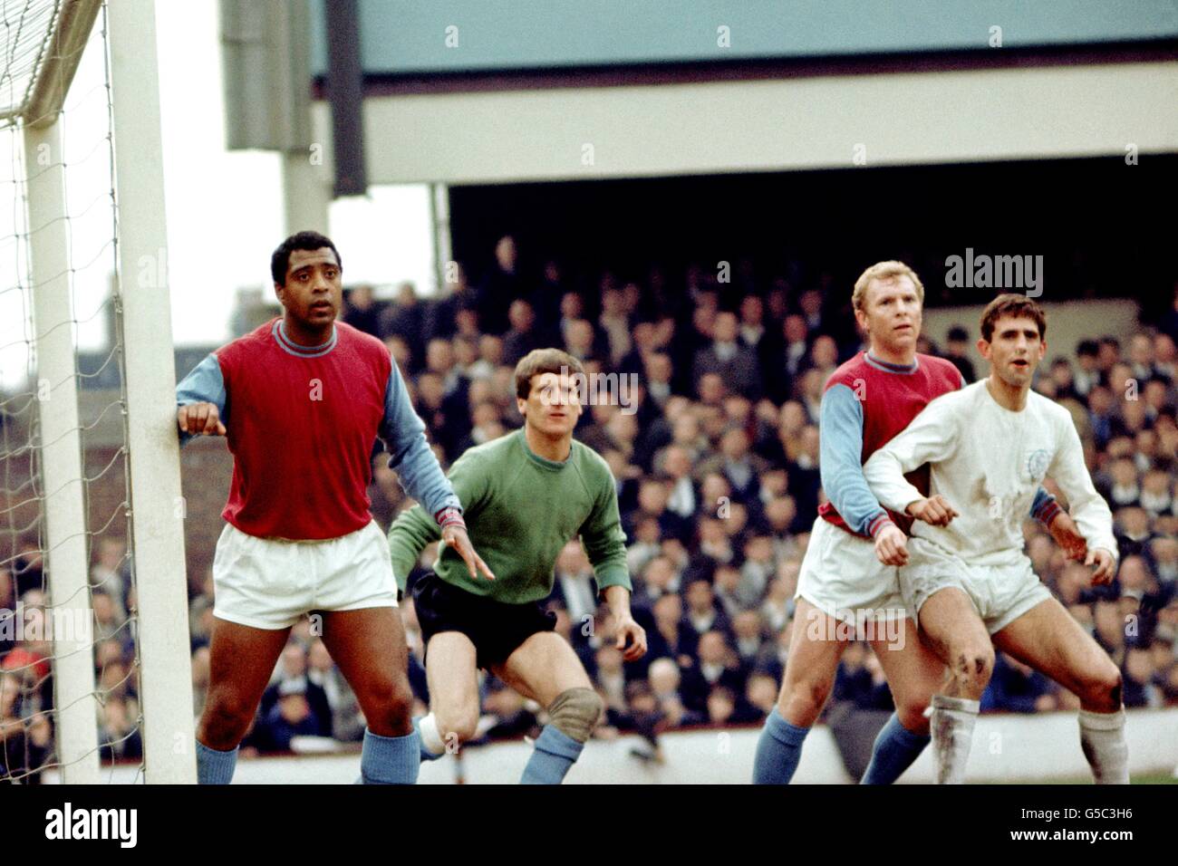 Rod belfitt leeds united hi-res stock photography and images - Alamy