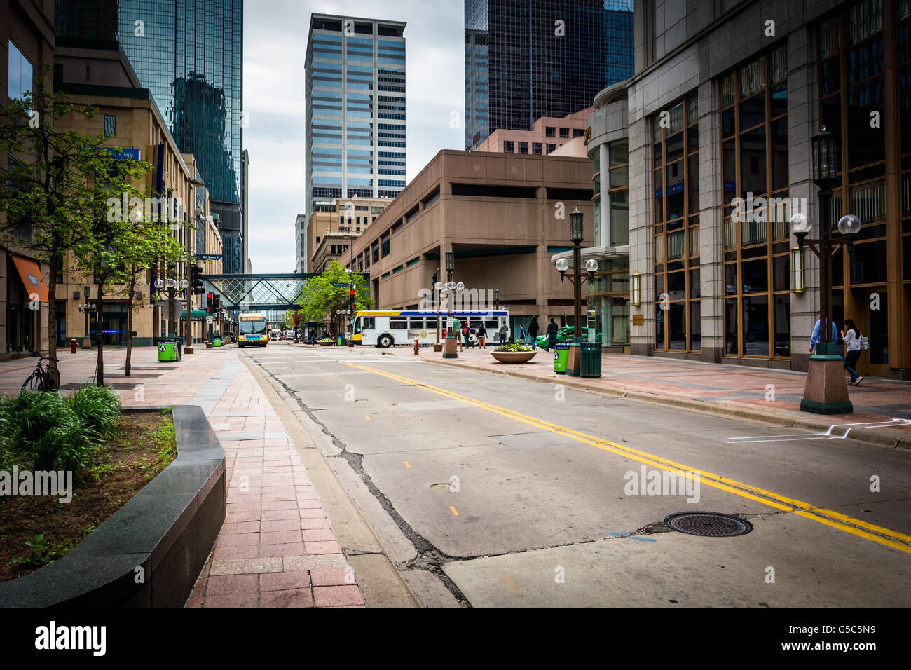 Street and buildings in downtown Minneapolis, Minnesota Stock Photo - Alamy