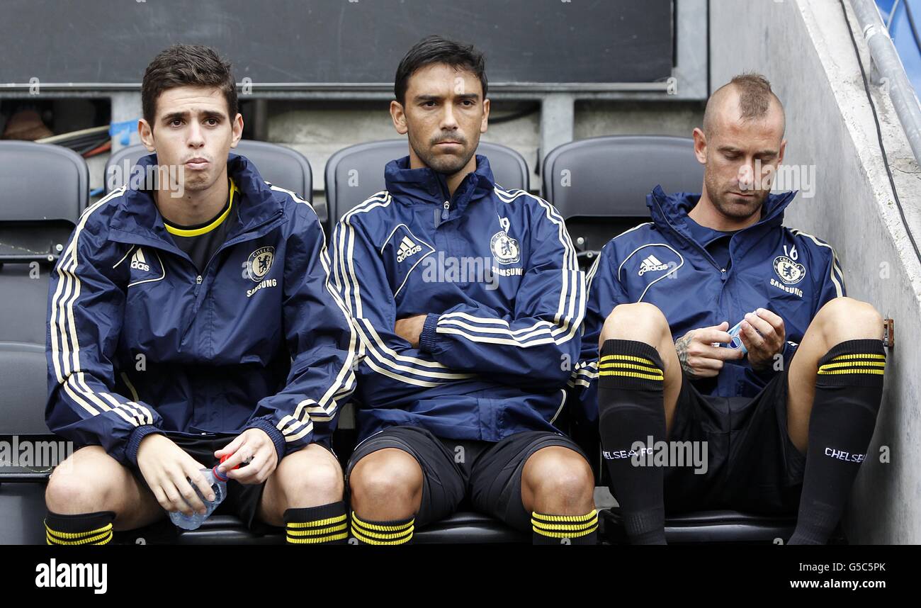 (left to right) Chelsea substitutes Emboaba Oscar, Paulo Ferreira and ...