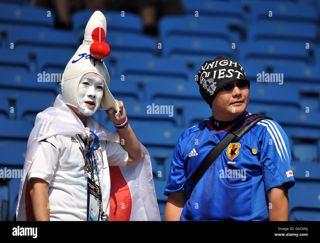 Japan fans in the stands hi-res stock photography and images - Alamy