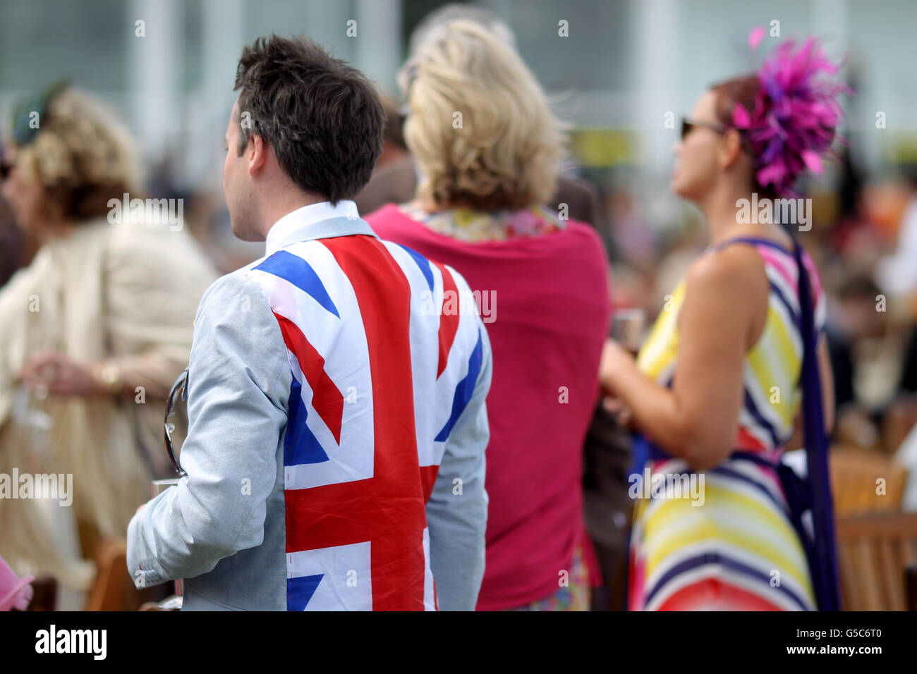 Wearing the union jack hi-res stock photography and images - Alamy