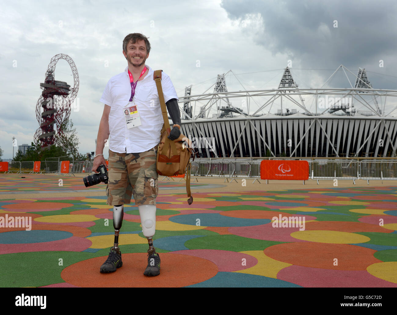 Observer photographer giles duley poses outside olympic stadium hi-res ...