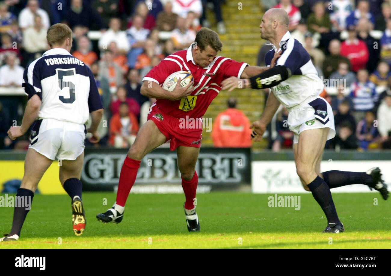 Sport rugby league action tackling pushing hi-res stock photography and ...