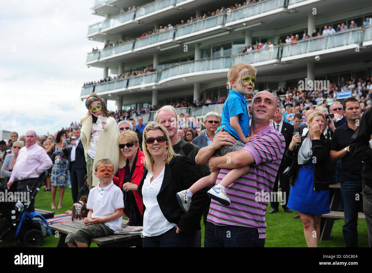 Family fun raceday hi-res stock photography and images - Alamy