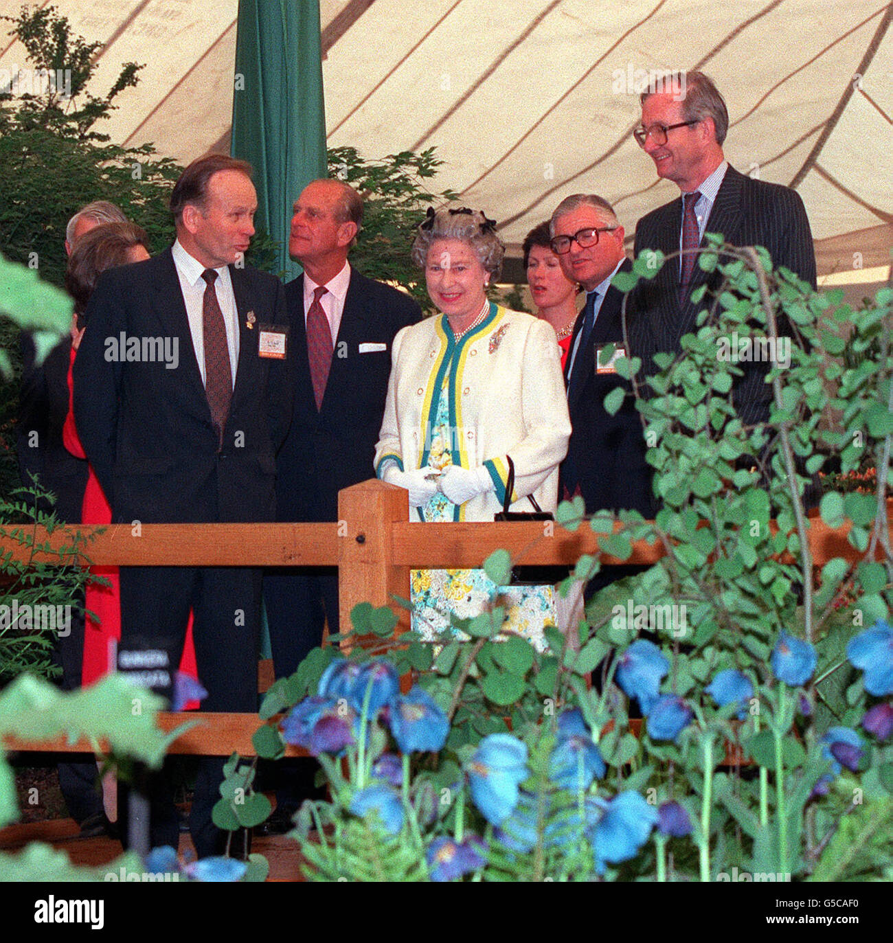 Queen & Duke of Edinburgh Chelsea Flower Show Stock Photo - Alamy