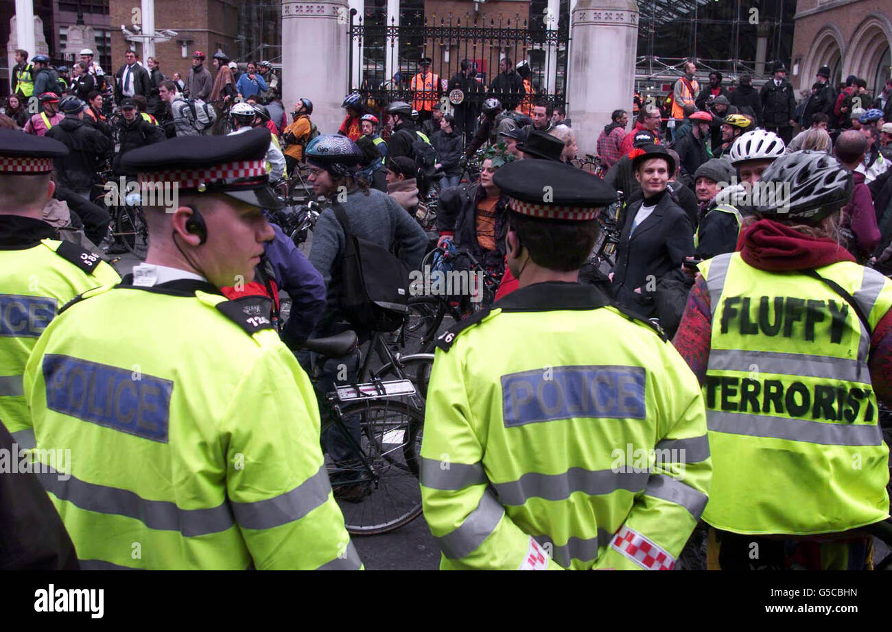 Demonstrating protesting with bike hi-res stock photography and images ...