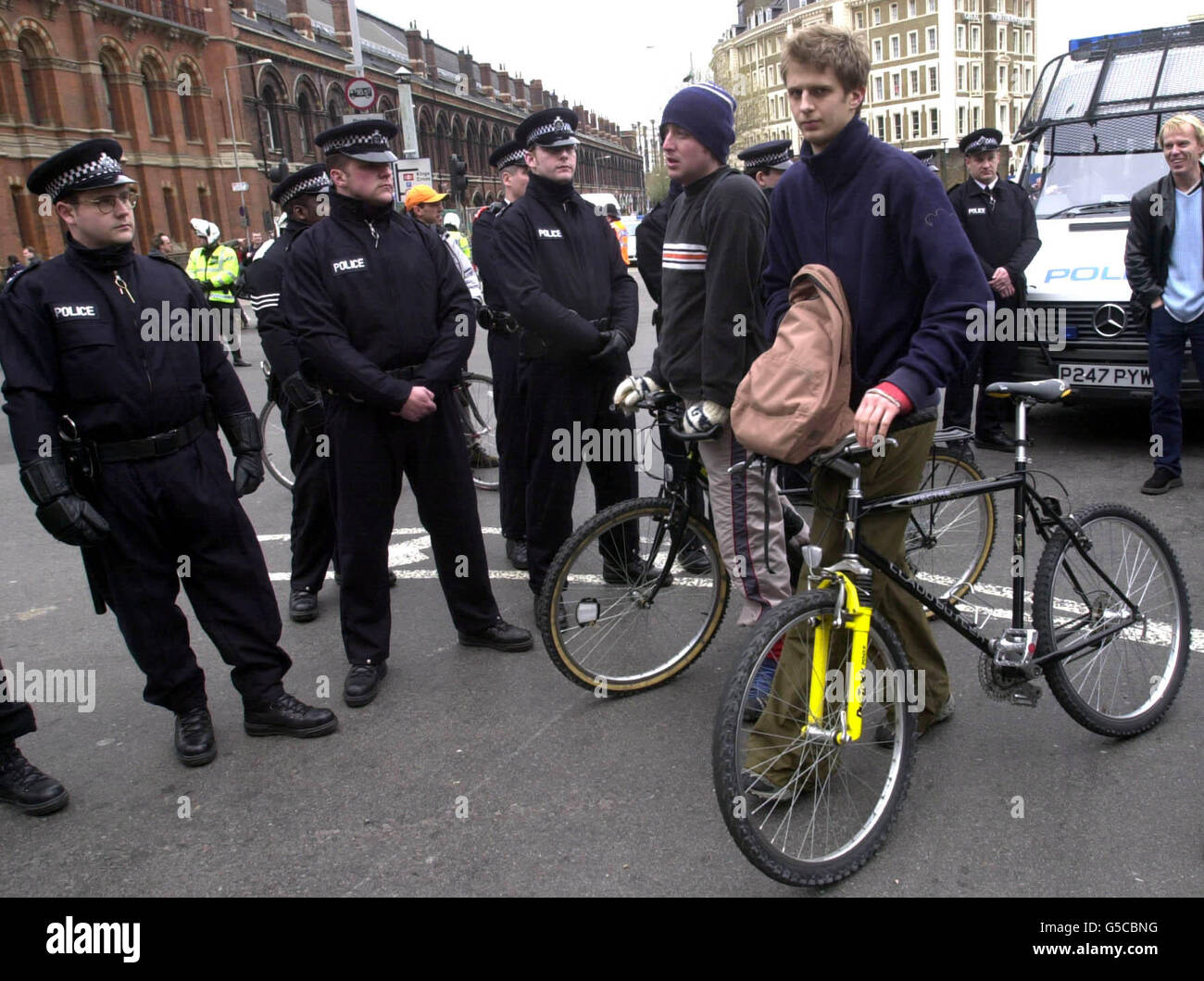 Demonstrating protesting with bike hi-res stock photography and images ...