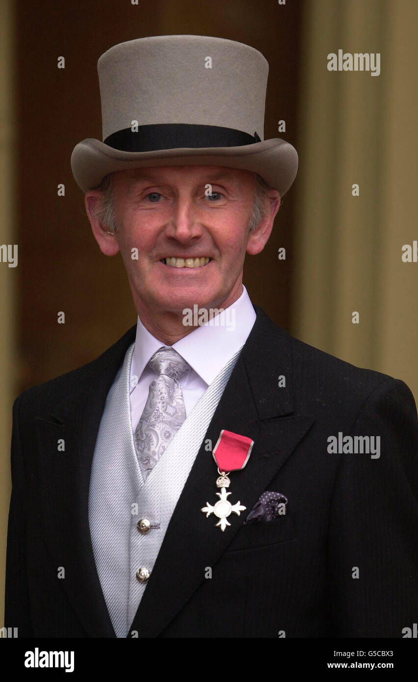 Tom newton at buckingham palace hi-res stock photography and images - Alamy