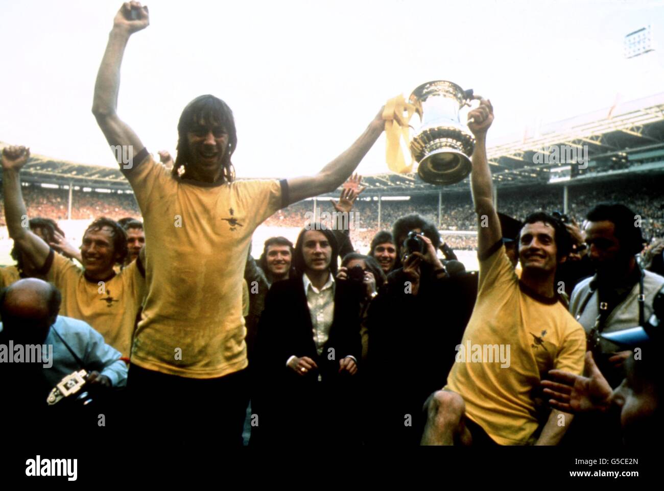 Charlie george fa cup arsenal hi-res stock photography and images - Alamy