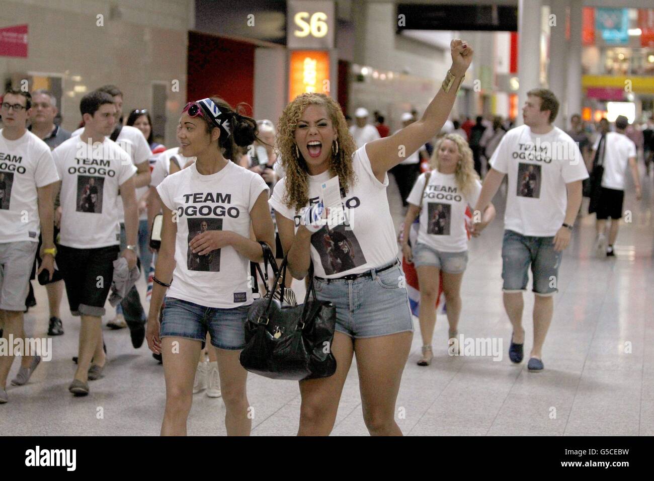 Supporters 2012 london olympics hi-res stock photography and images - Alamy