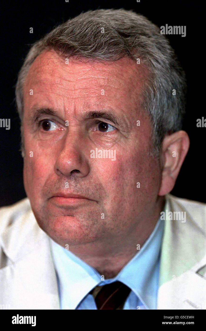 Martin Bell stands as an independent Stock Photo - Alamy