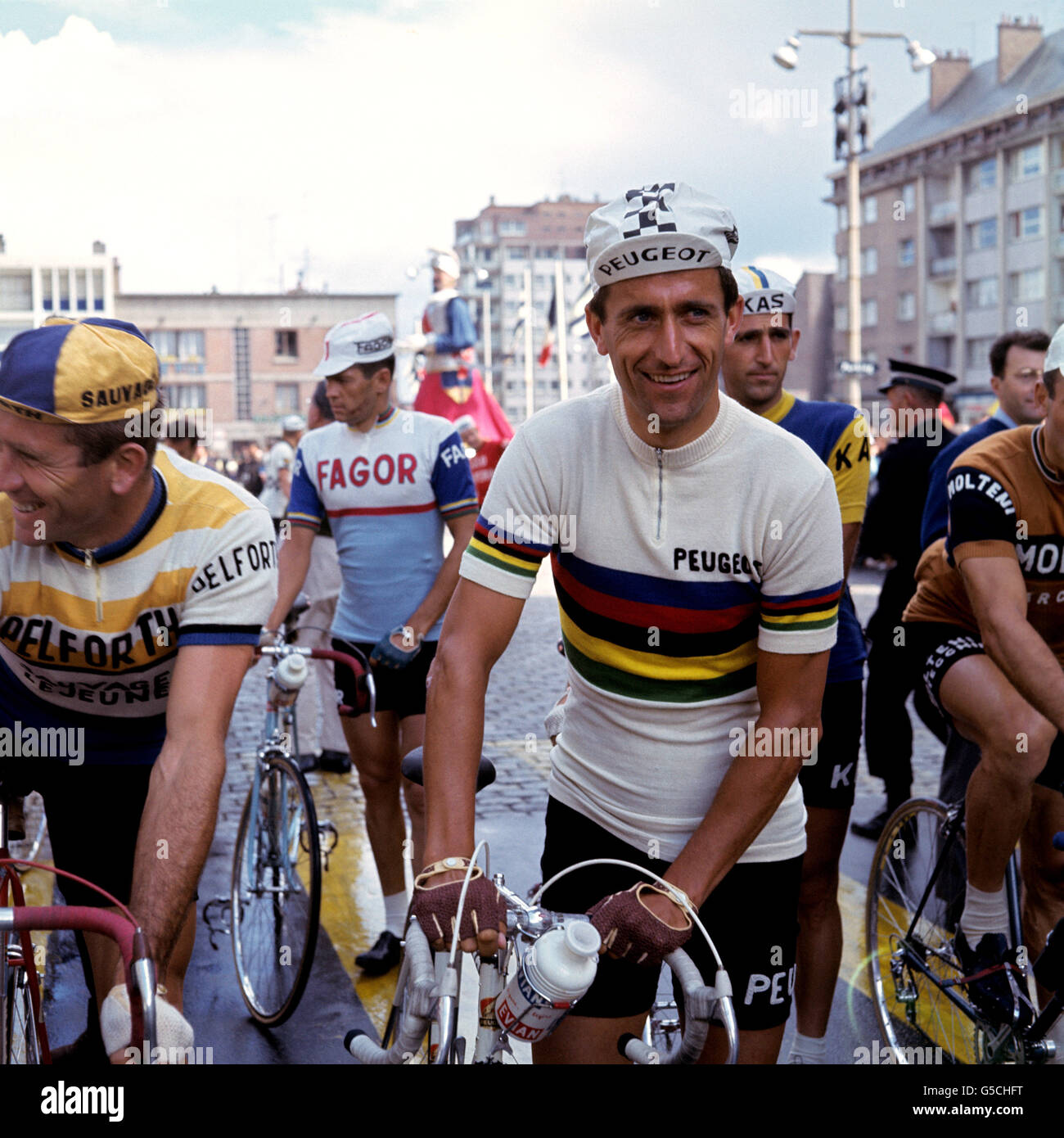 Tommy simpson hi-res stock photography and images - Alamy