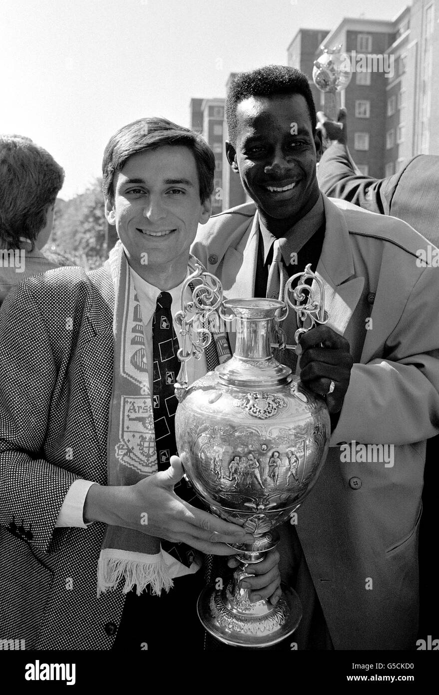 English first division trophy hi-res stock photography and images - Alamy