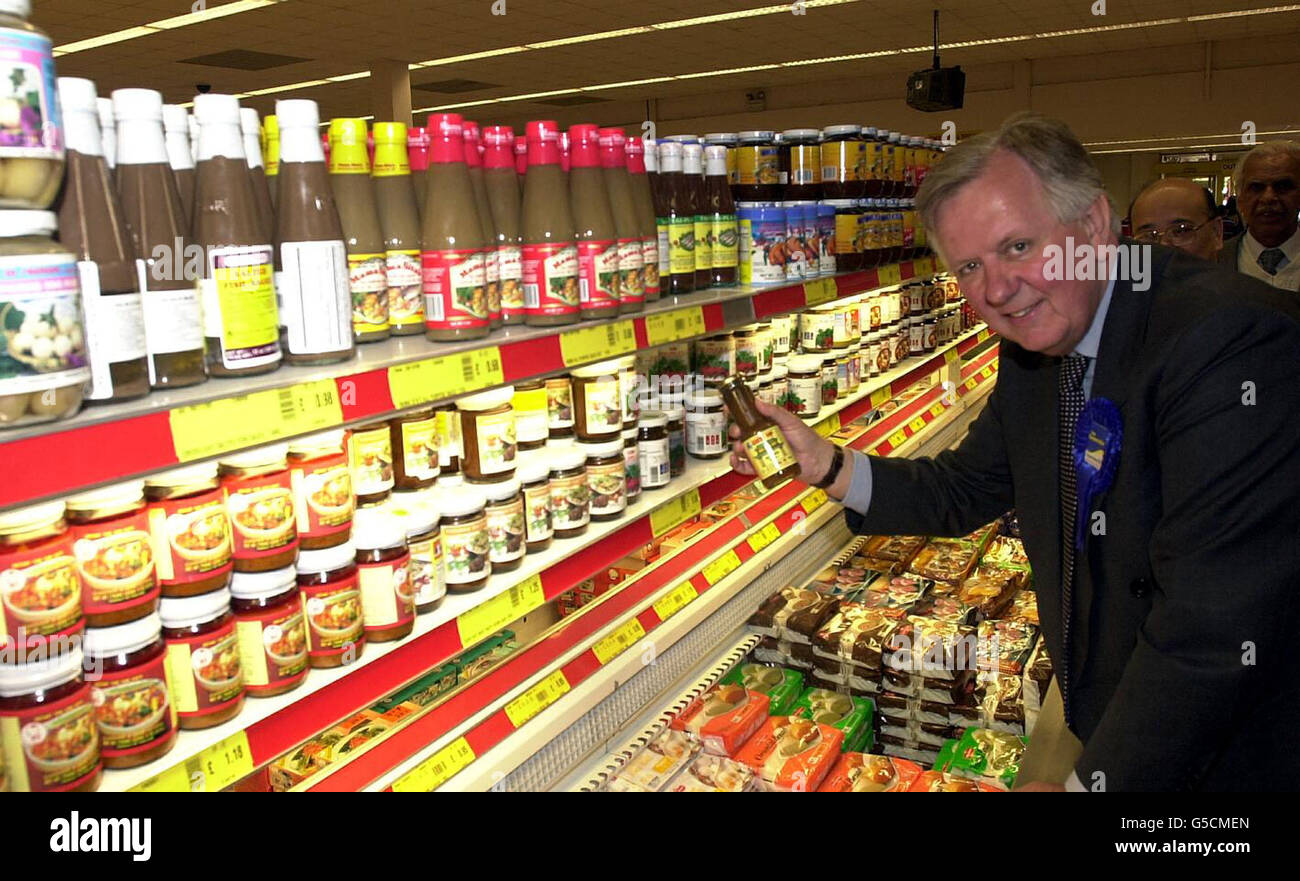 Wing yip hi-res stock photography and images - Alamy