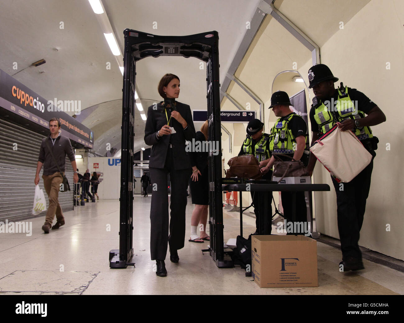 Police target gangs Stock Photo - Alamy