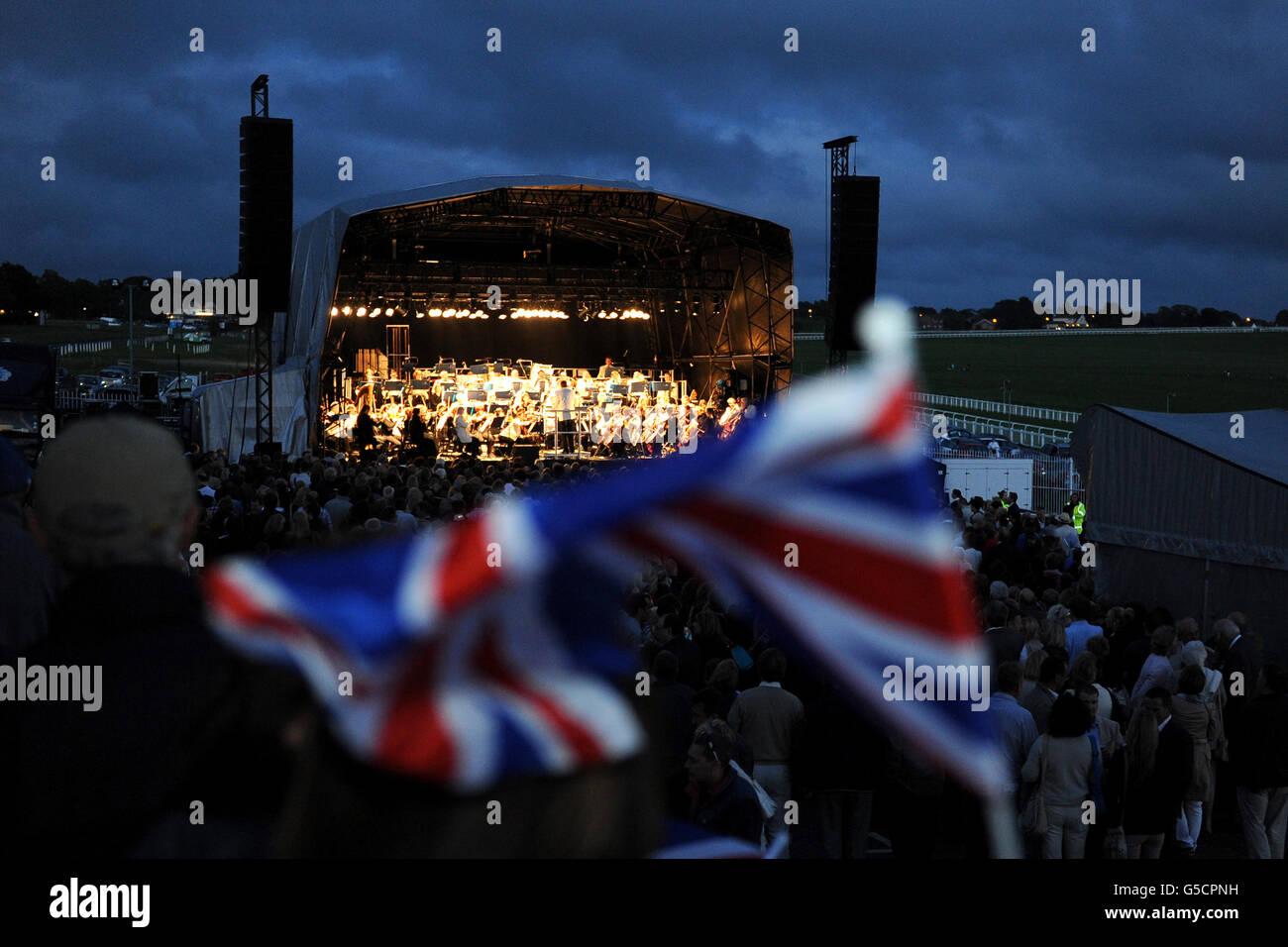 Races general view gv union jack british flag hi-res stock photography ...