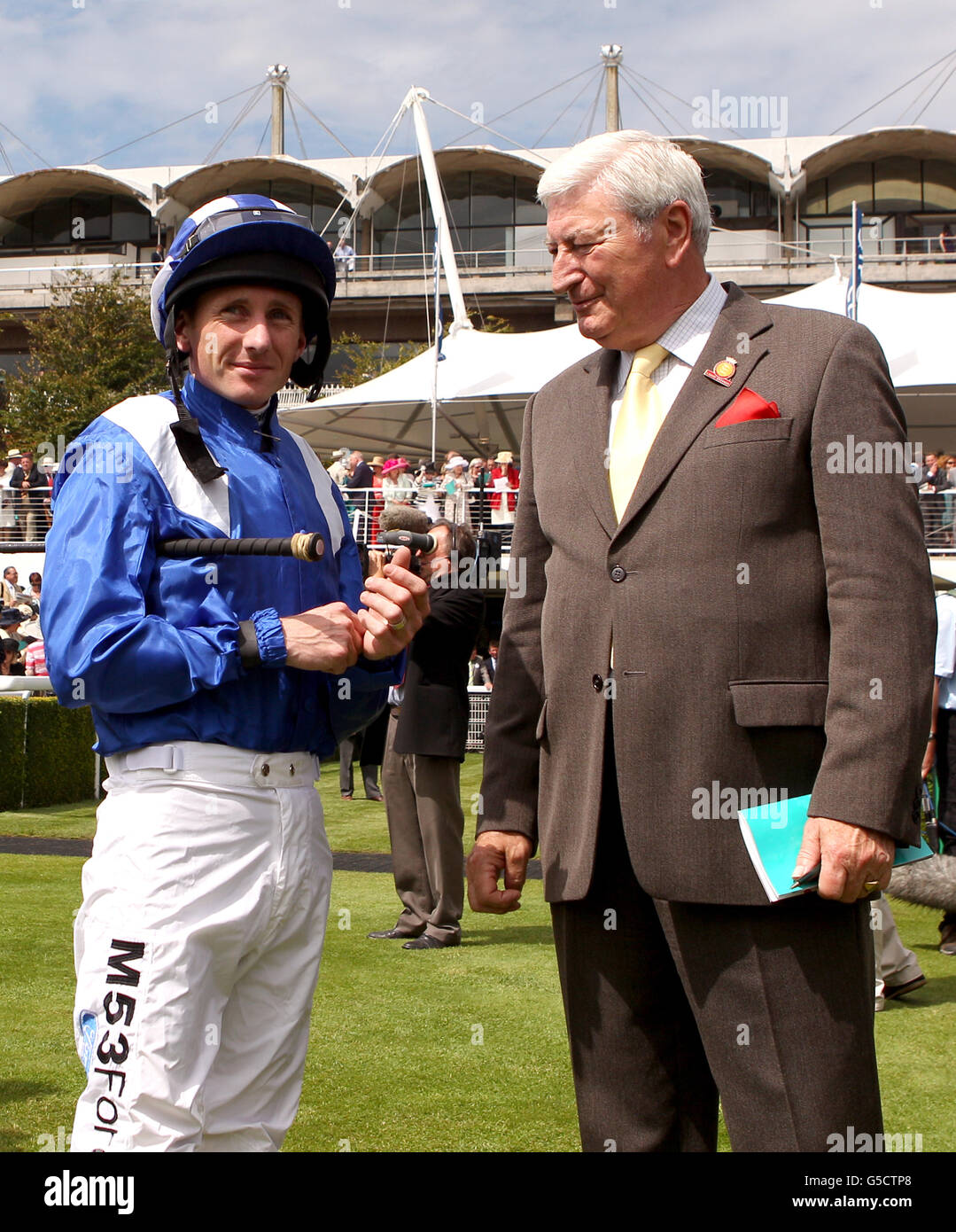Jockey Paul Hanagan (left) before the Veuve Clicquot Vintage Stakes ...