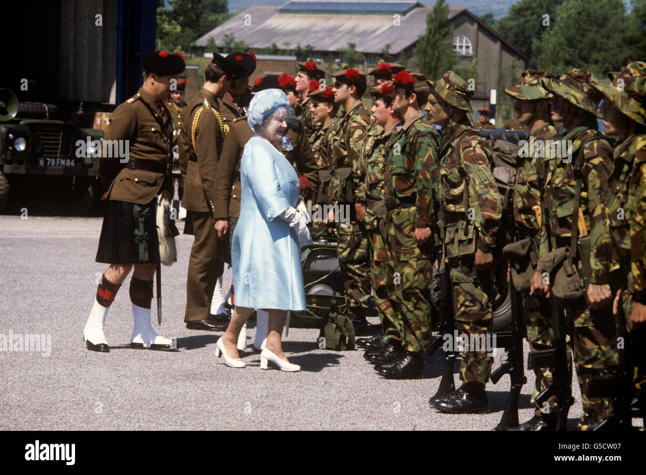 The Queen Mother talks to the troops of the Black Watch Regiment at The ...