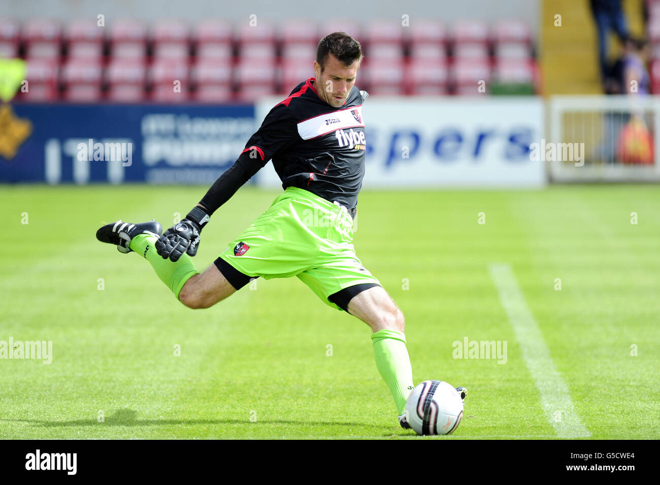 Goalkeeper rhys evans hi-res stock photography and images - Alamy