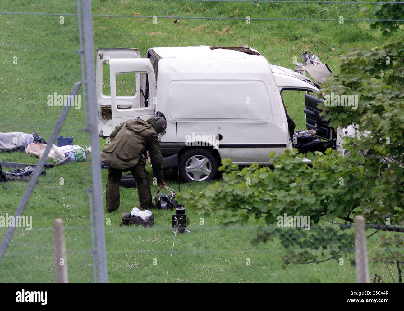 Bomb expert hi-res stock photography and images - Alamy