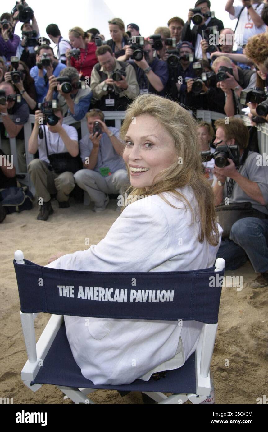 Faye Dunaway on the beach at Cannes to promote her debut writing and ...