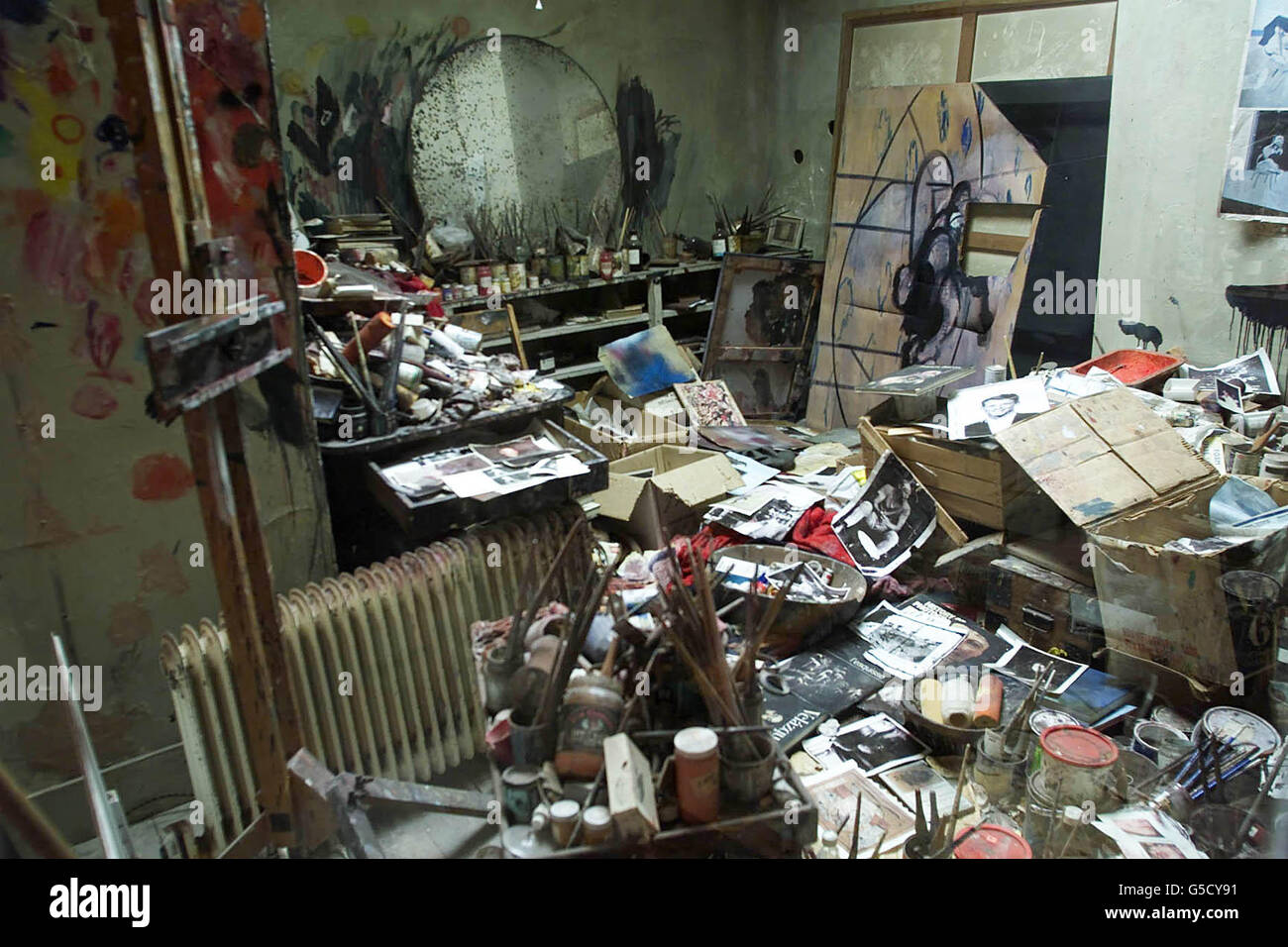 Francis bacon studio hi-res stock photography and images - Alamy