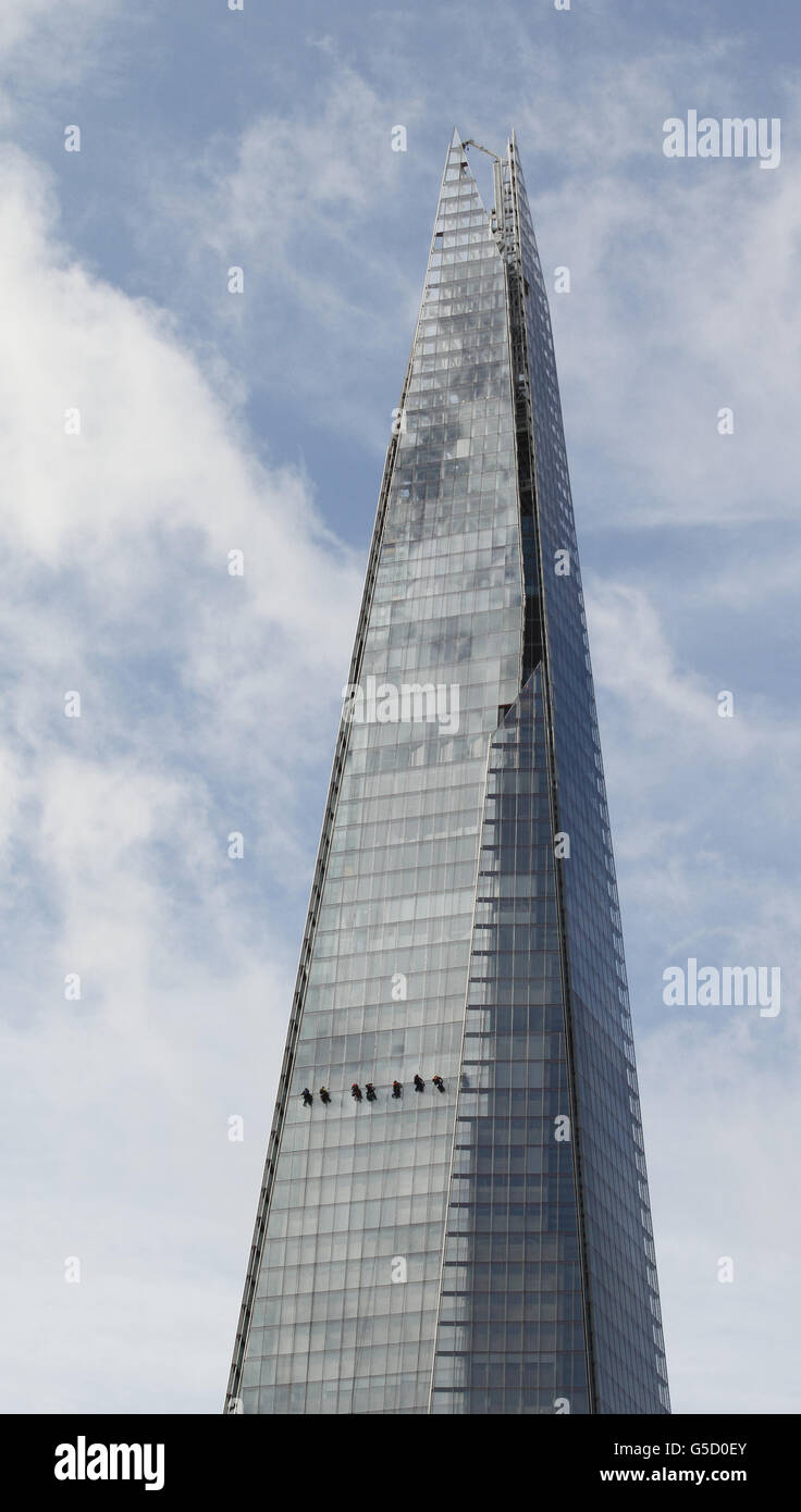 News social shard hi-res stock photography and images - Alamy