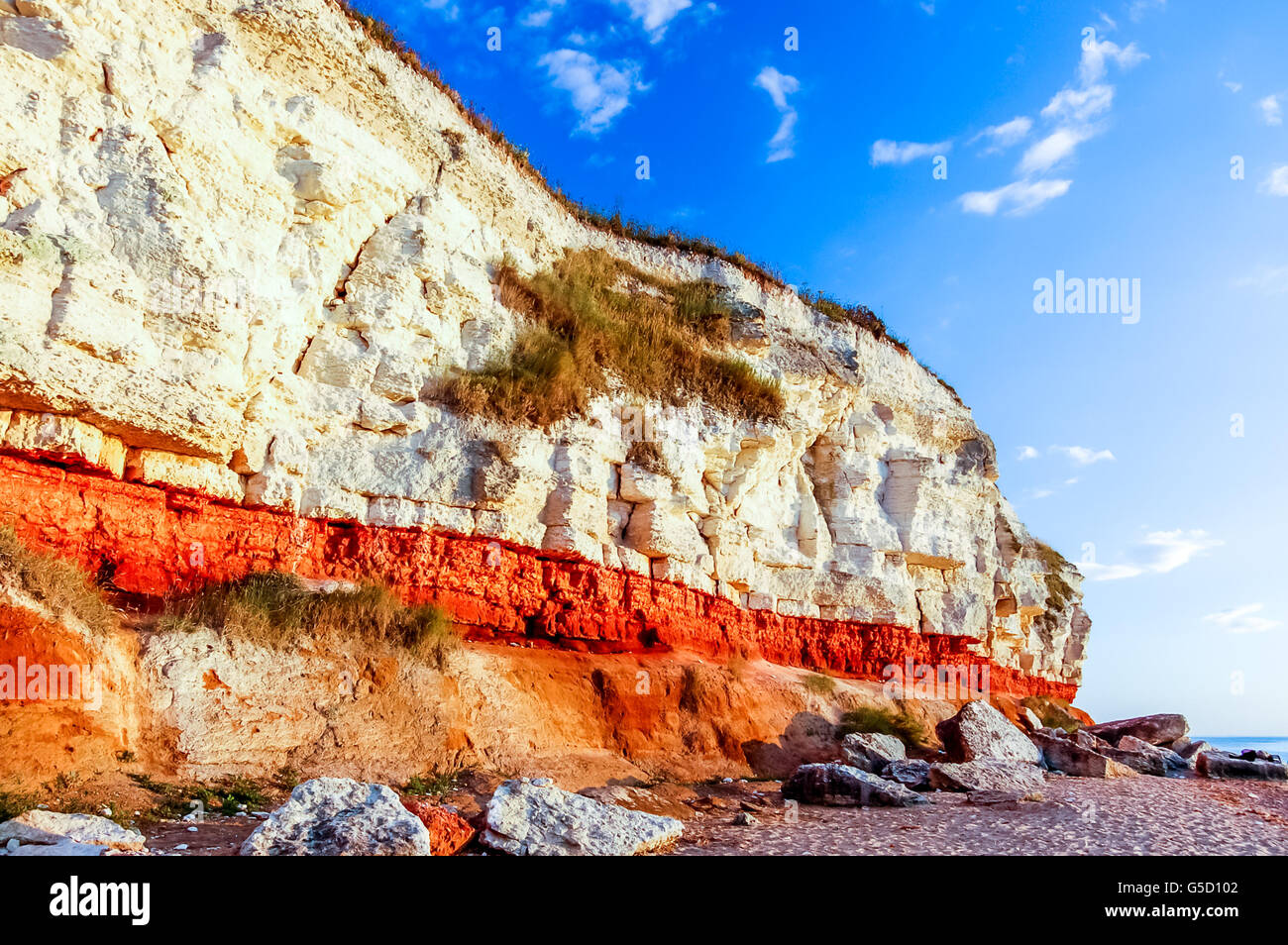 Below cliff limestone chalk hi-res stock photography and images - Alamy