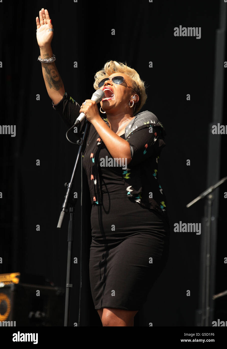 Showbiz vfestival hi-res stock photography and images - Alamy