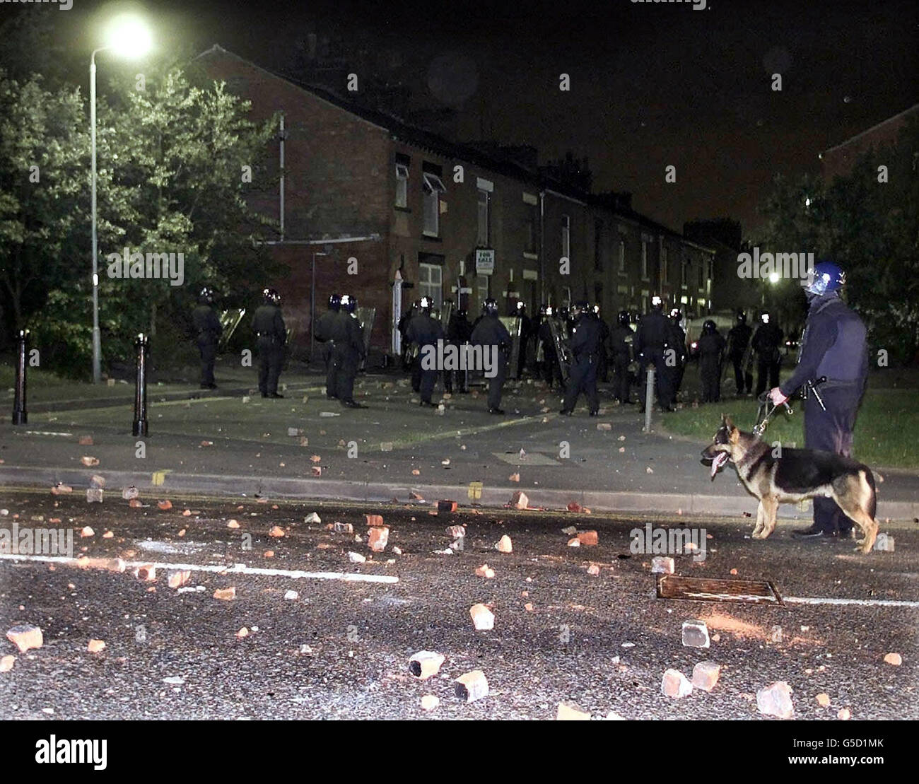 Police riot gear race hi-res stock photography and images - Alamy