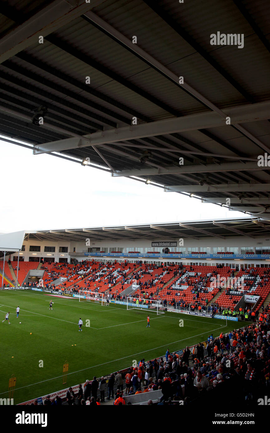 Soccer football league championship blackpool leeds united bloomfield ...