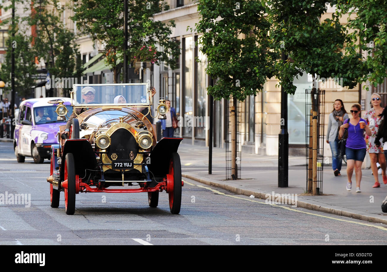 Drives his chitty chitty bang bang car through central london hi-res ...