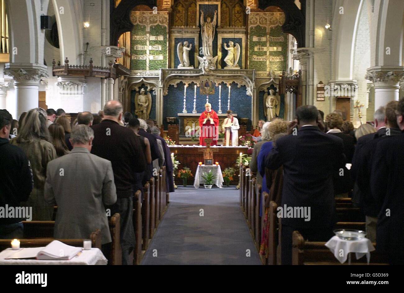 Vicar of st andrews church hi-res stock photography and images - Alamy