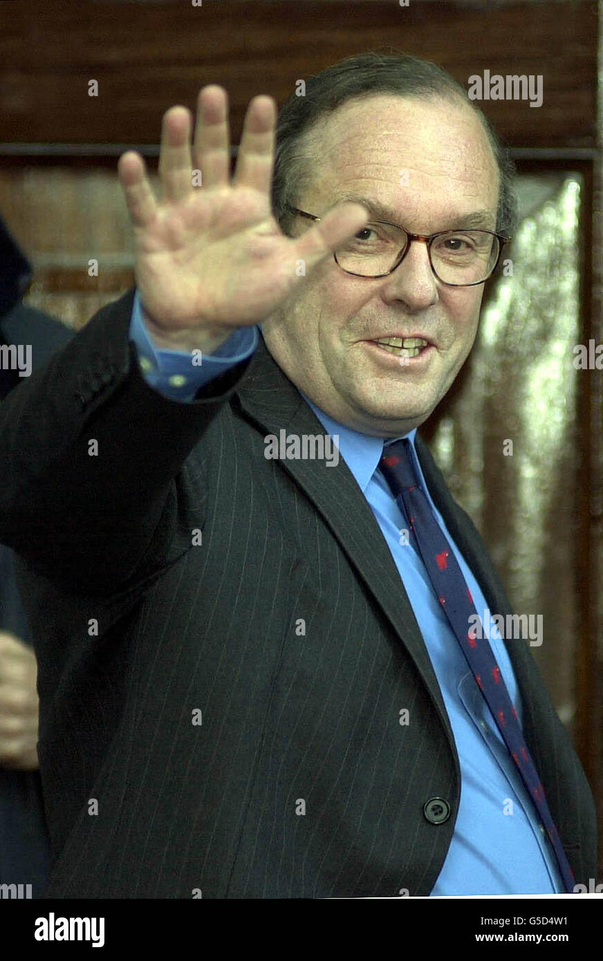 Smiling waving politics michael ancram hi-res stock photography and ...