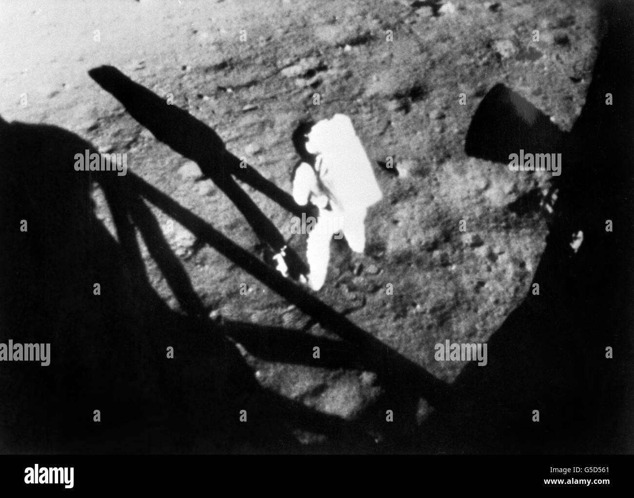 Neil armstrong on moon hi-res stock photography and images - Alamy