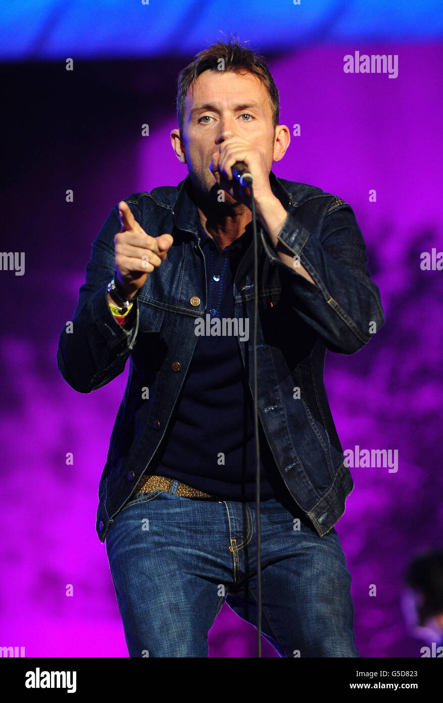 Blur concert hyde park london hi-res stock photography and images - Alamy