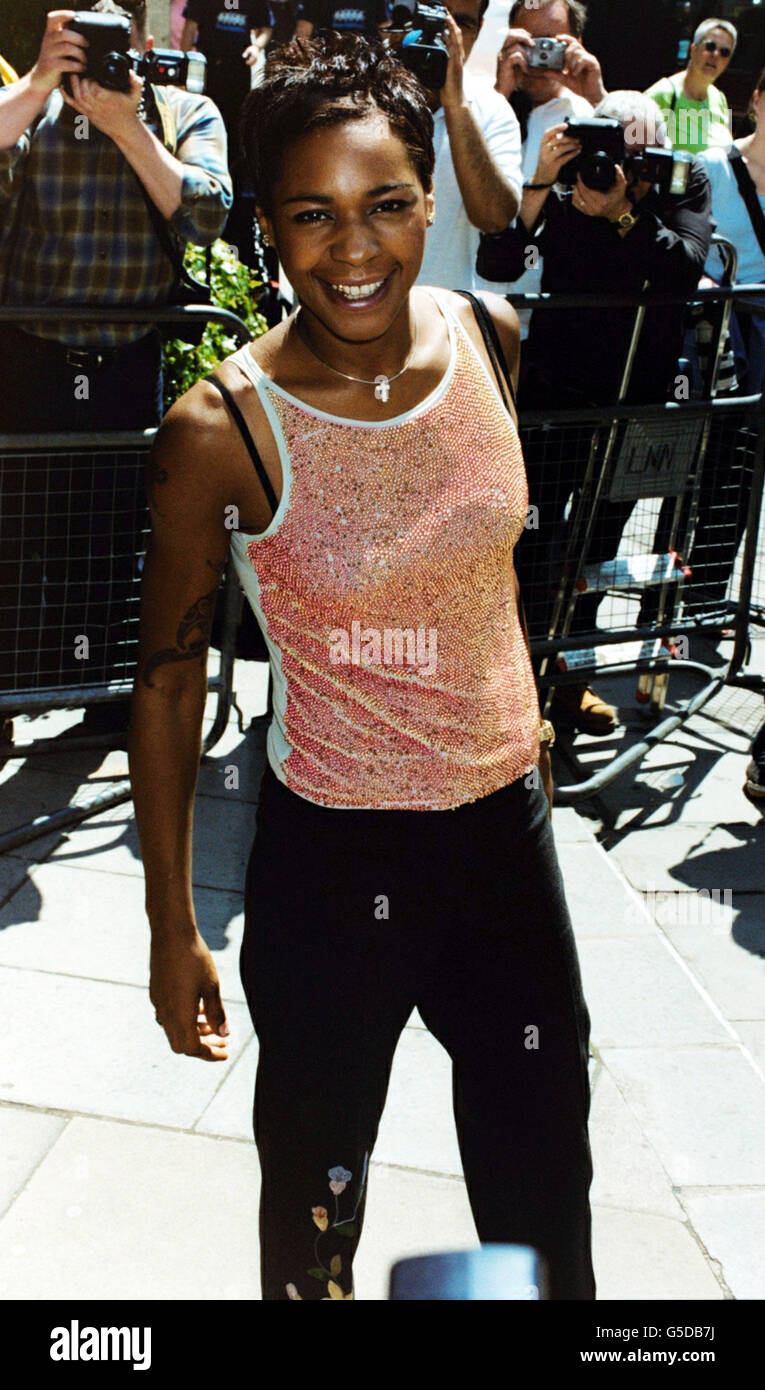 Singer sonique hi-res stock photography and images - Alamy