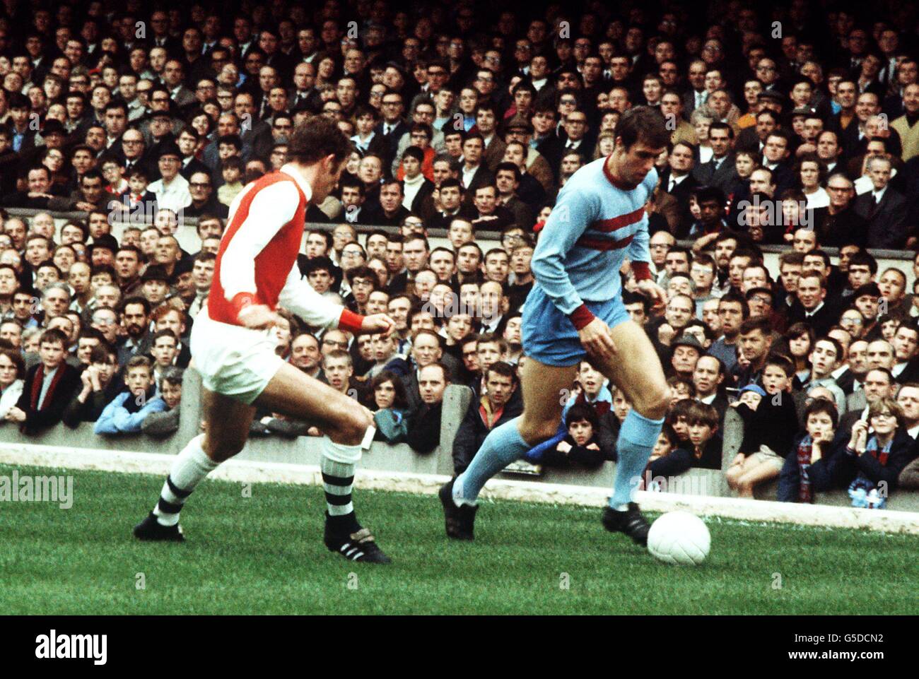 Jimmy robertson football hi-res stock photography and images - Alamy