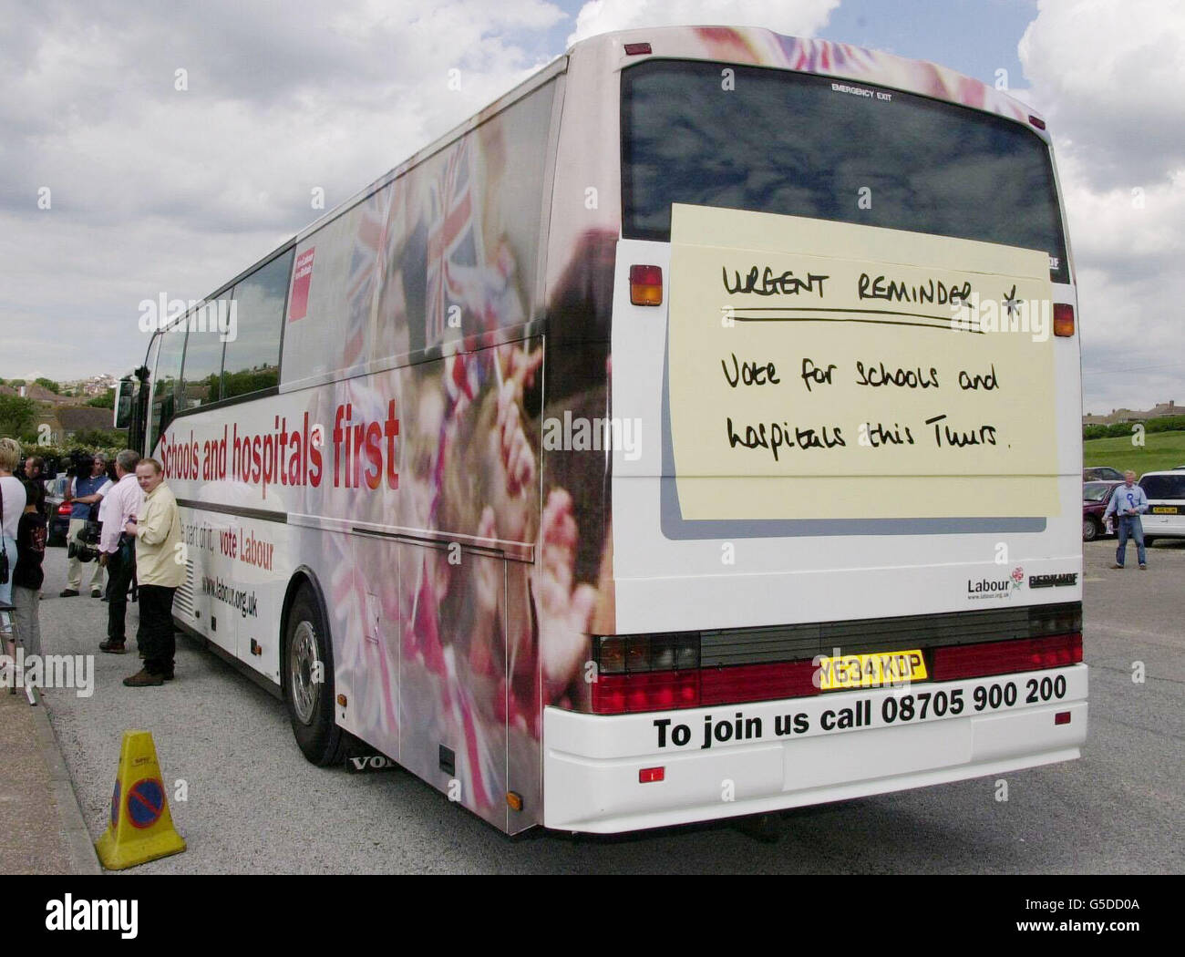 The new livery on the Labour 'battle bus', as Labour continue their ...