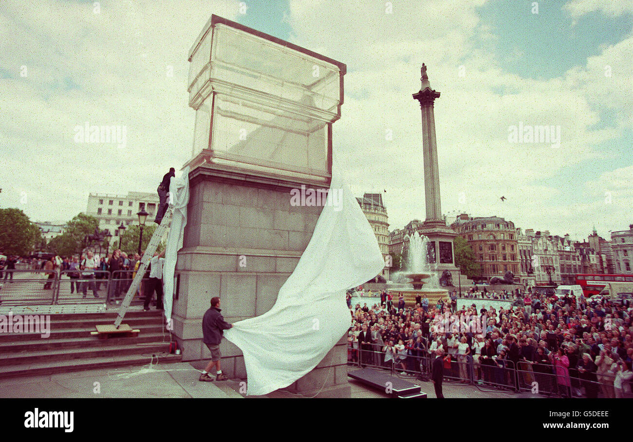 Hollow plinth hi-res stock photography and images - Alamy