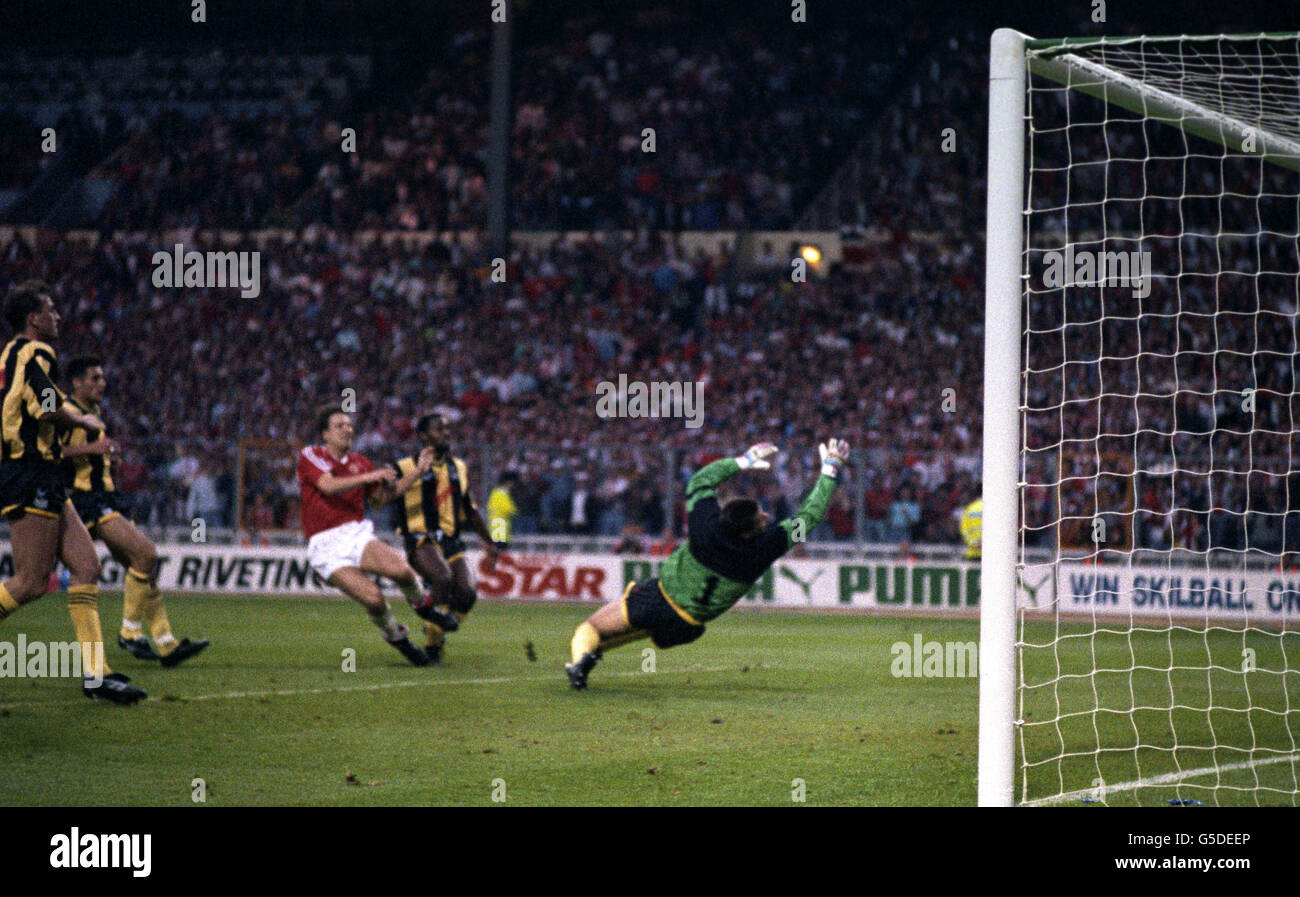 Soccer fa cup final replay manchester united v crystal palace hi-res ...