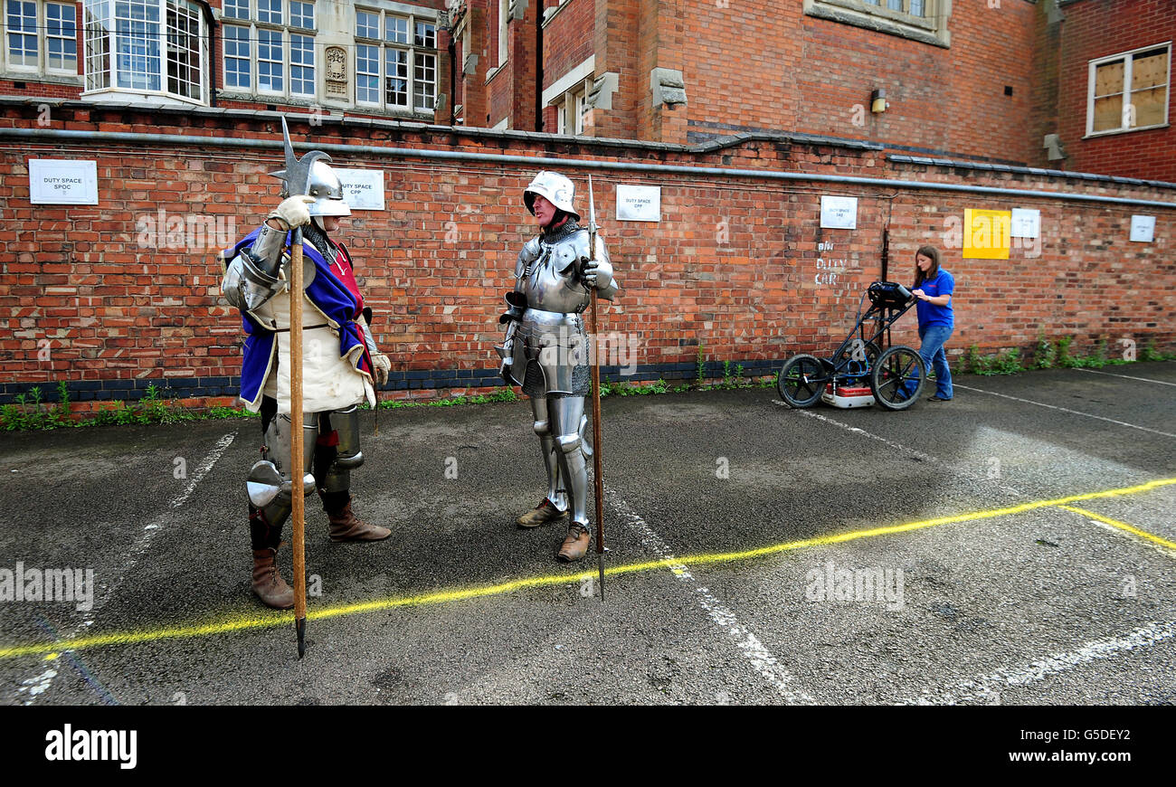 Archaeologists in Richard III dig Stock Photo - Alamy